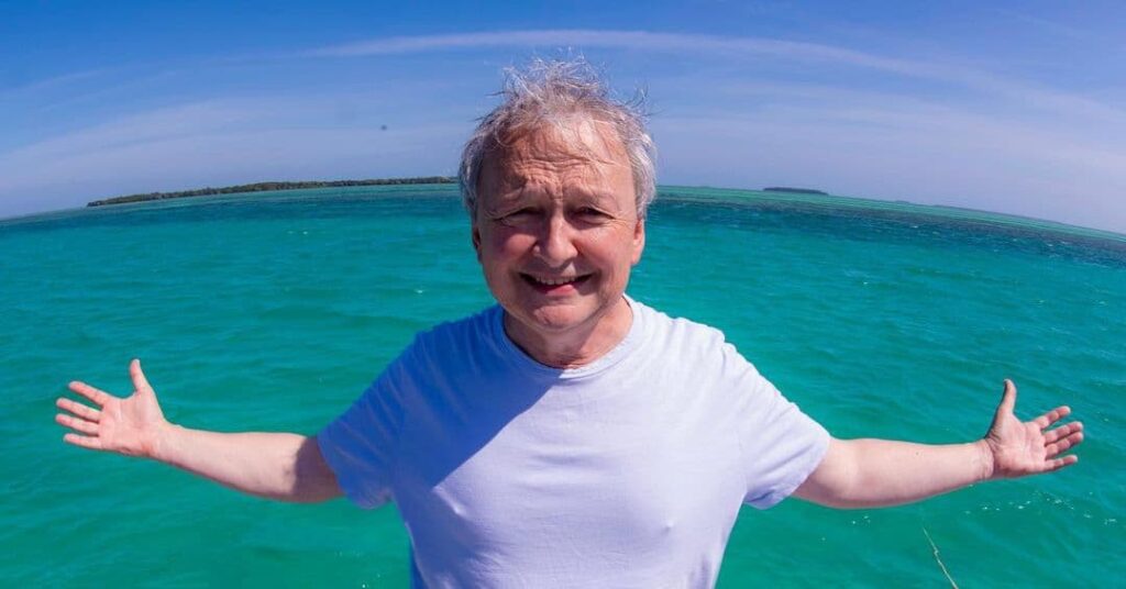 Dolf De Roos Net Worth 2022| Age, Bio, Books, And Real Estate Book ...