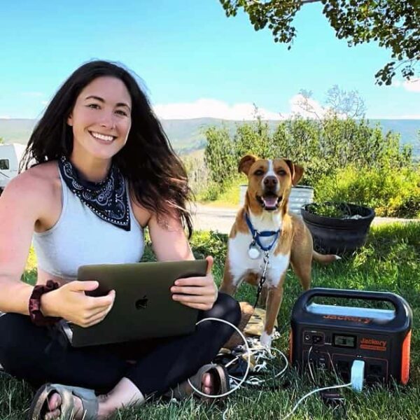 Nikki Delventhal Net Worth 2022| Age, Height, Onlyfans, And Bachelor ...